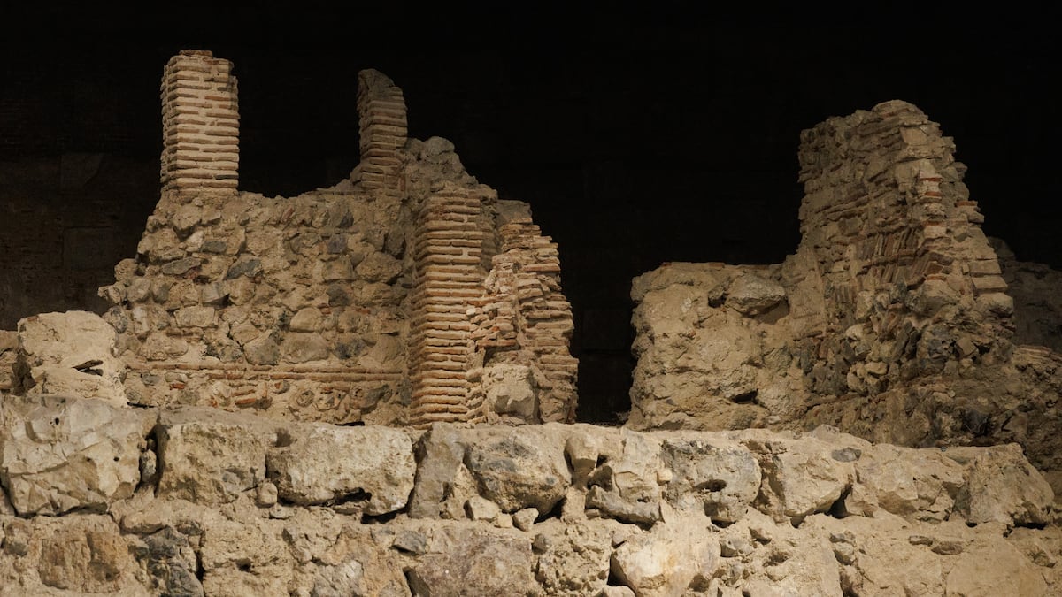 El resto más antiguo de la muralla árabe de Madrid emerge en la nueva ...