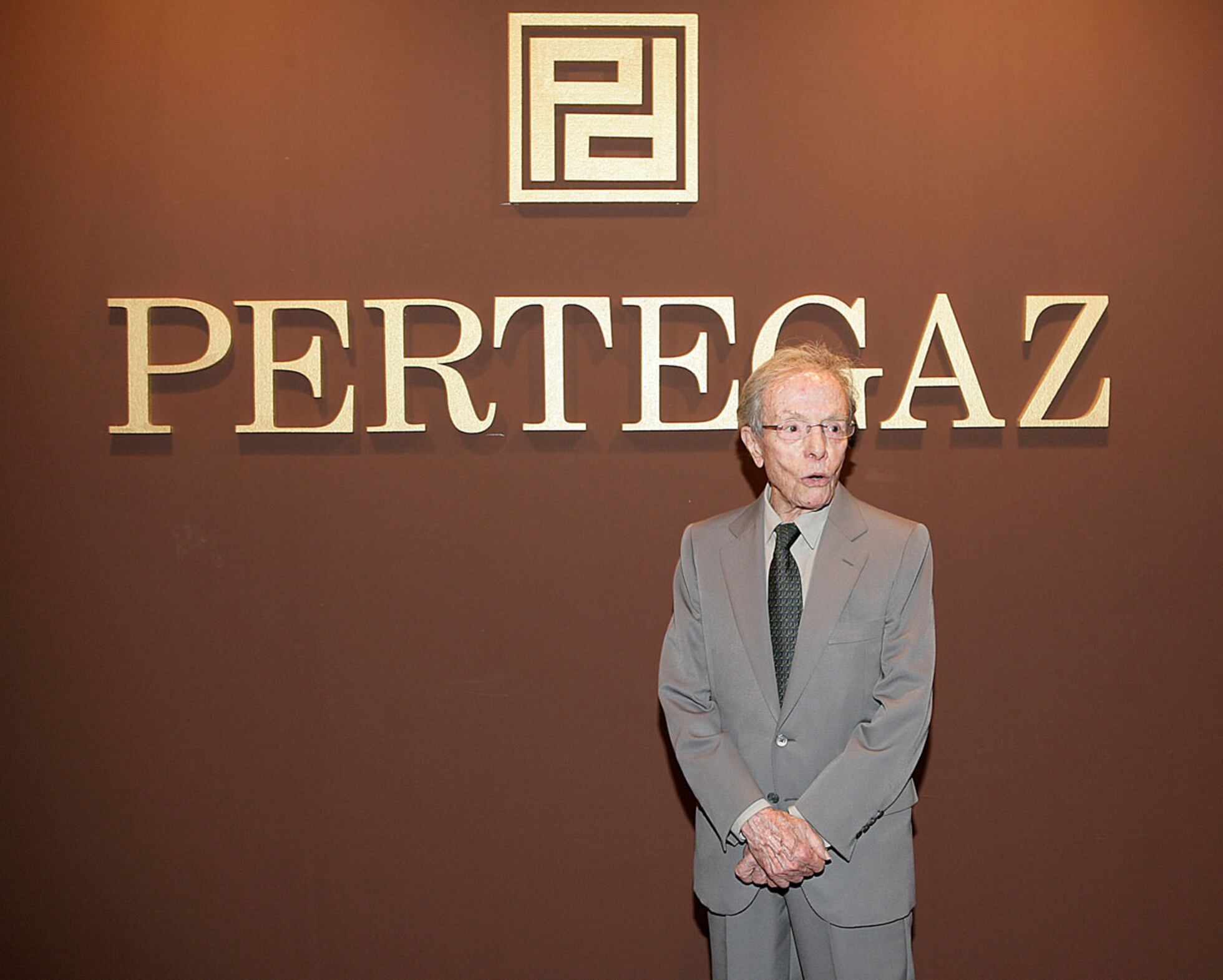 La vida de Manuel Pertegaz en 20 imágenes | Fotos | S Moda: Revista de ...