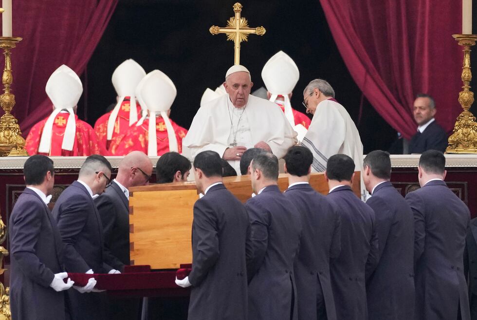 Ratzinger: El funeral del papa Benedicto XVI, en imágenes | Fotos ...