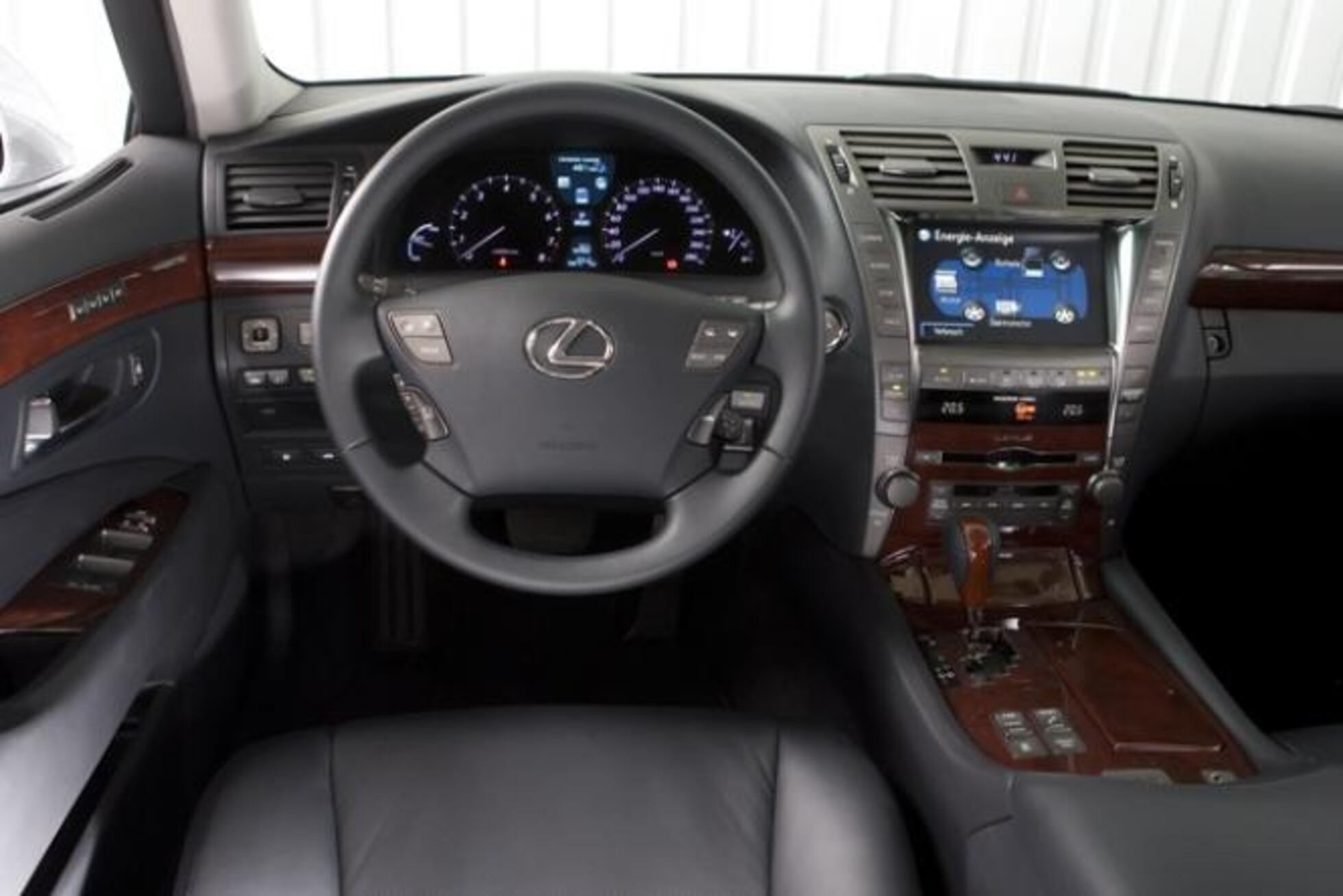 Lexus LS 600h L Landaulet, un coche real e híbrido. | Fotos | Fotos ...