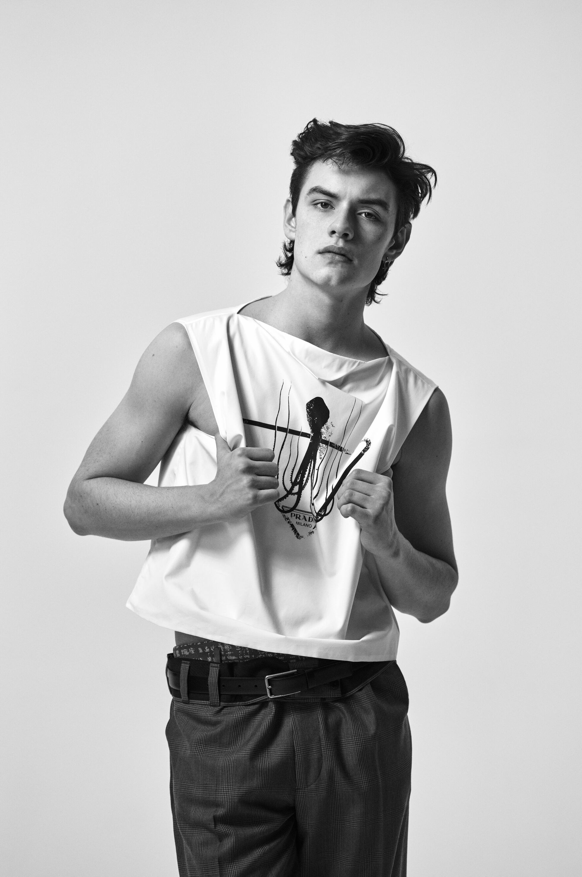 Louis Partridge, un Sid Vicious para el siglo XXI: “El punk se impuso ...