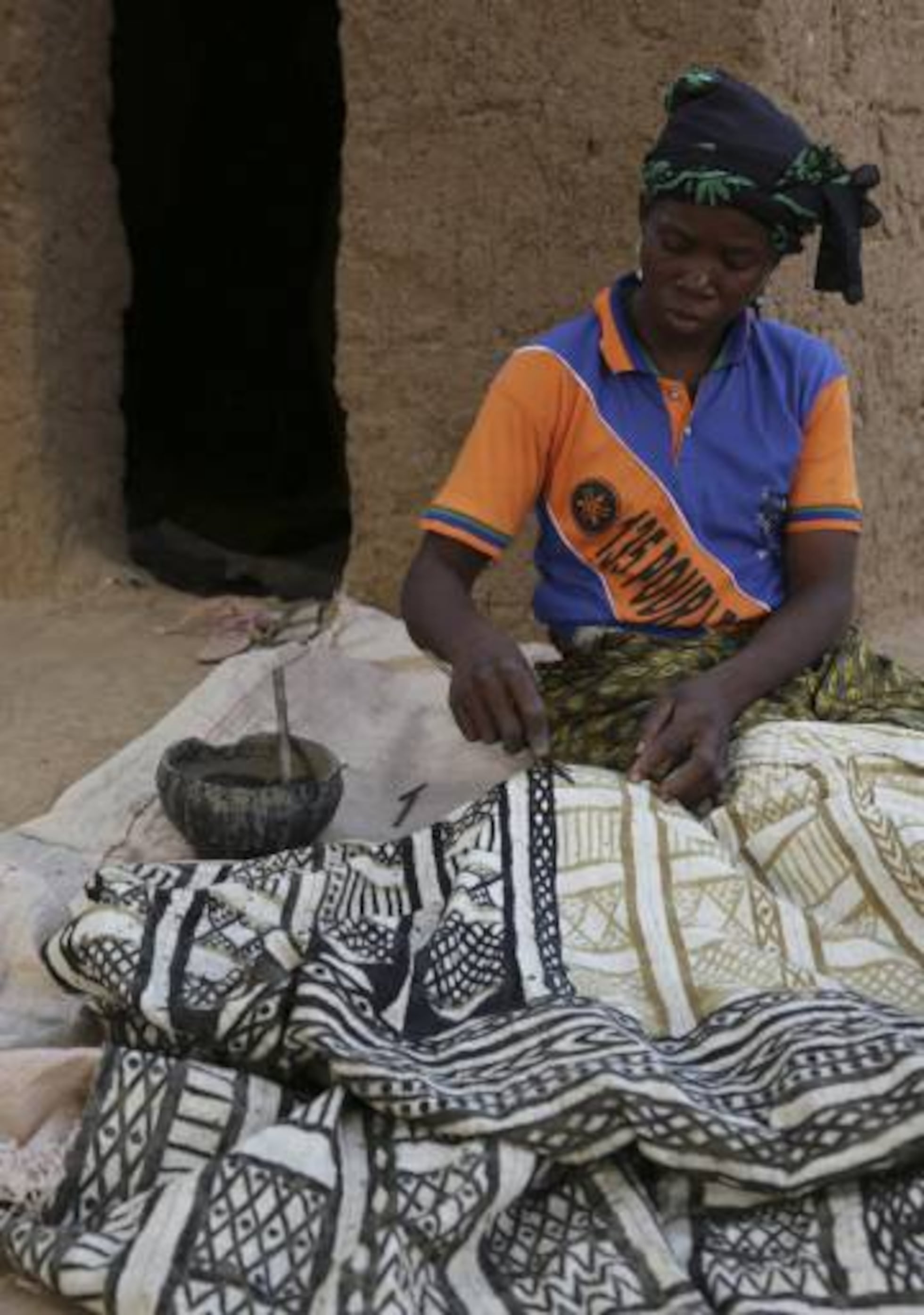 'La herencia del bogolanfini': Telas escarificadas, códigos secretos ...