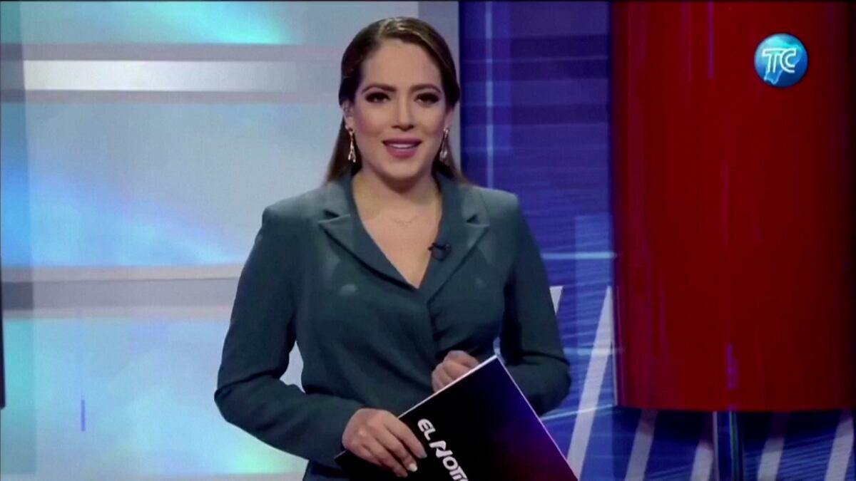 Vídeo | Una presentadora del canal ecuatoriano TC Televisión se ...