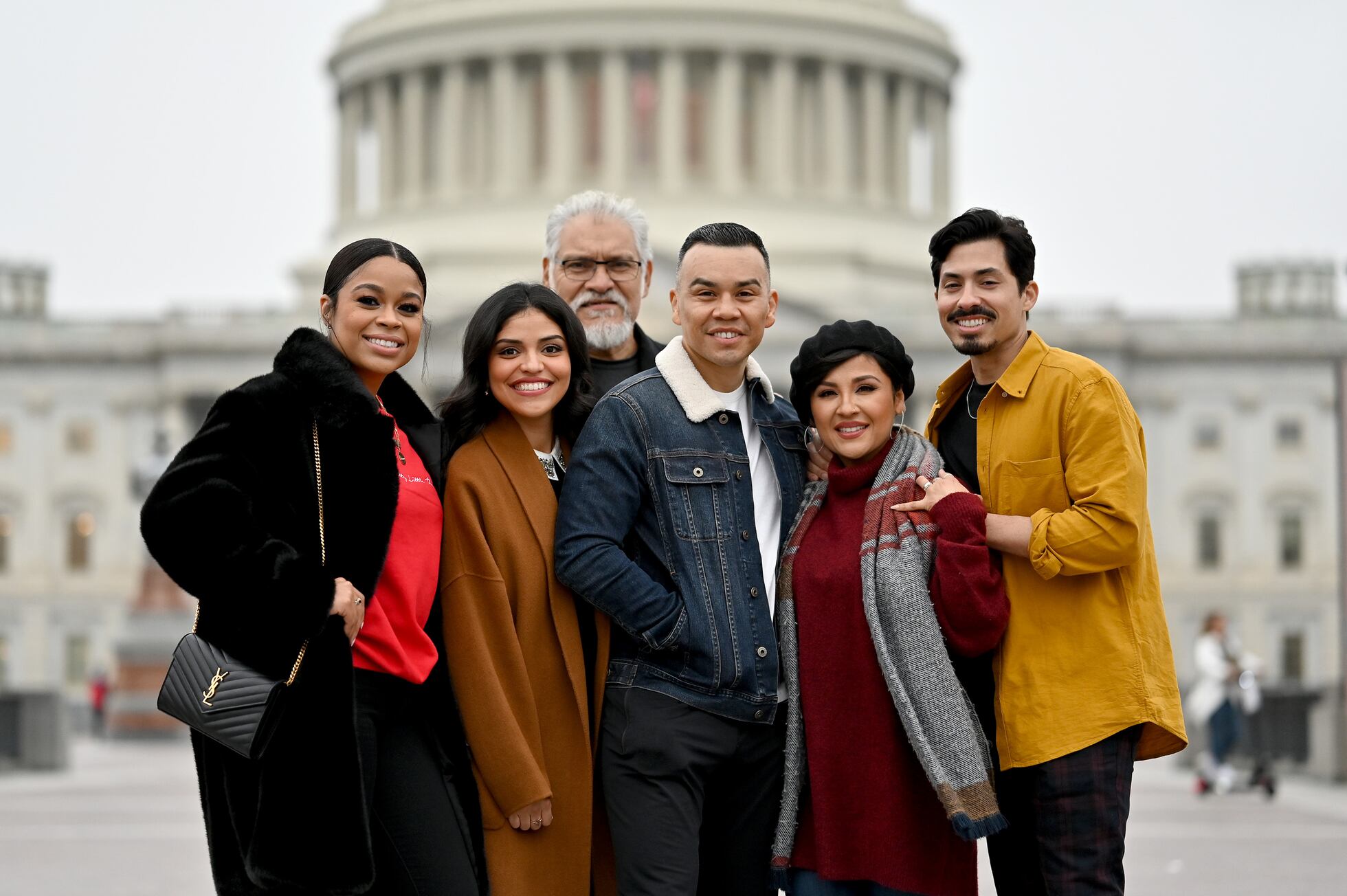 Series sobre latinos: “Relax and hispanics tv shows”: nuestras ...