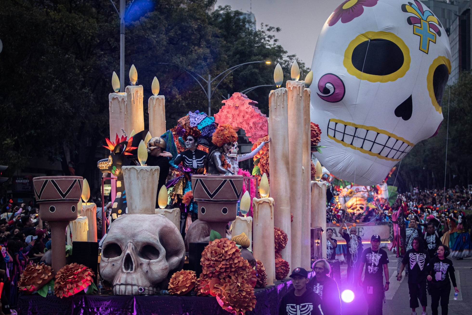 El Día de Muertos toma las calles de Ciudad de México, en imágenes ...