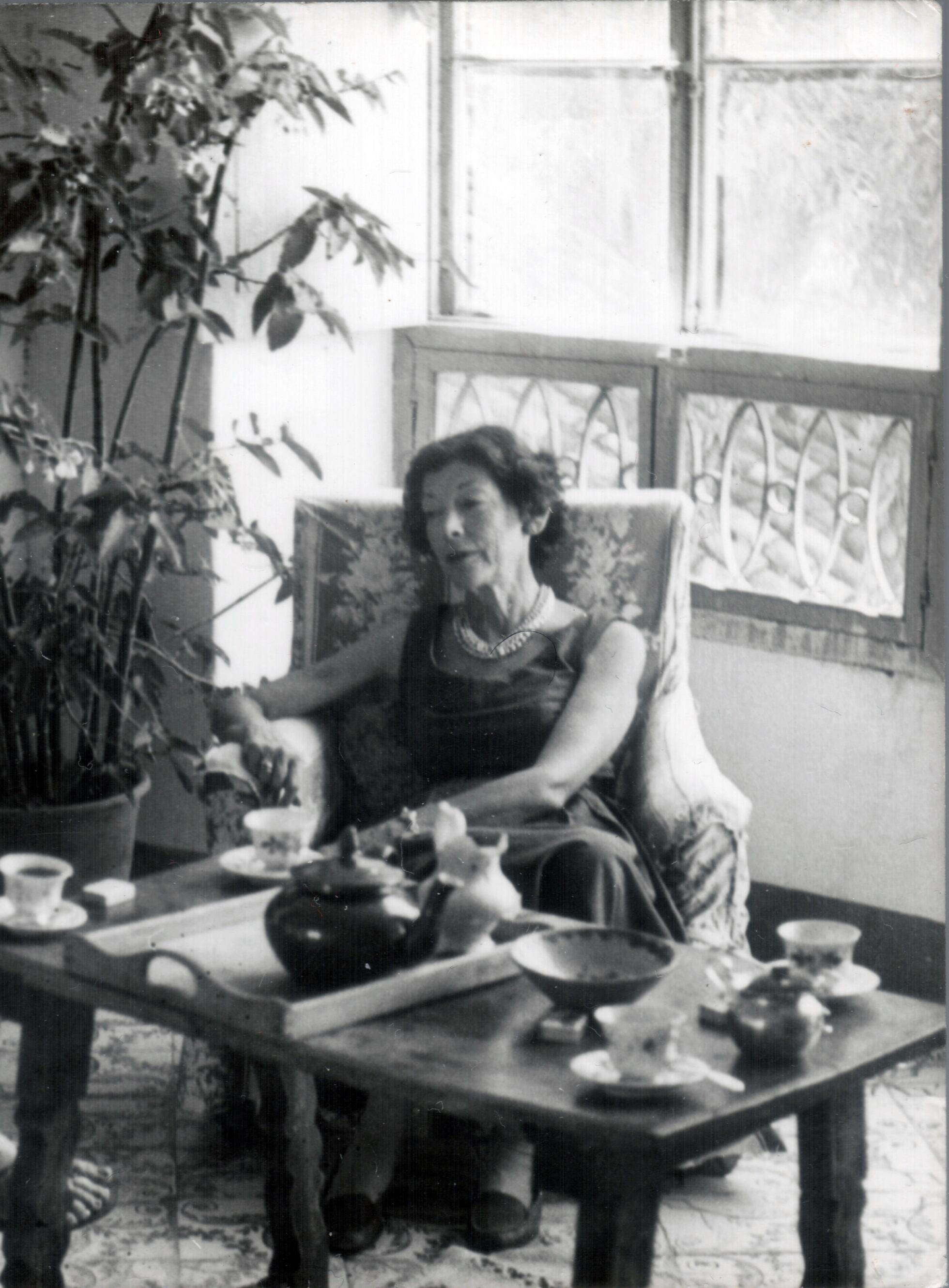 La dispersa voz poética de Gamel Woolsey cobra forma en una antología ...