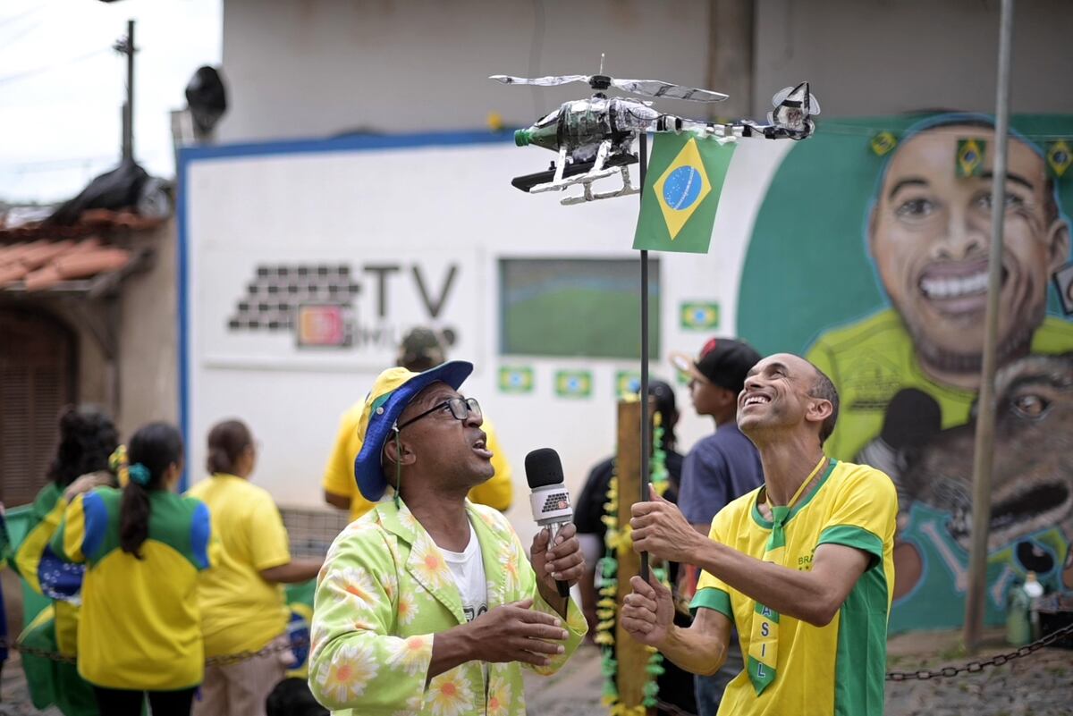 Un aficionado brasileño transforma el muro de su casa en televisora ...