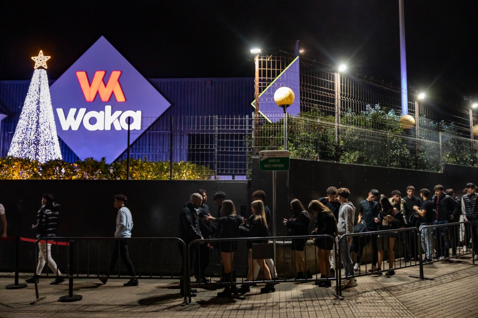 Una noche en la discoteca Waka: “Lo que pasa aquí no pasa en otros ...