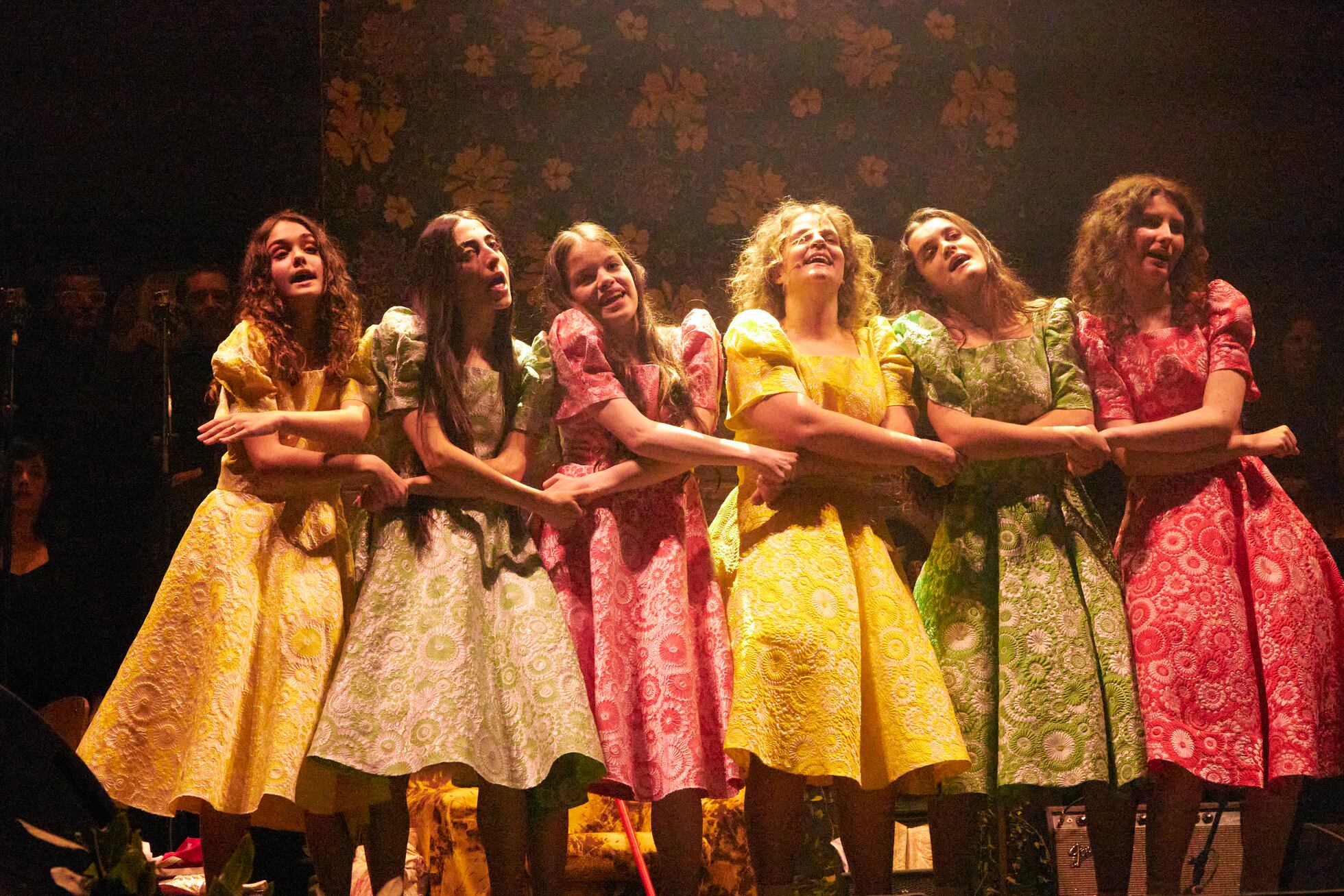 Los Javis montan en Madrid una brillante y enloquecida ‘rave’ para ...