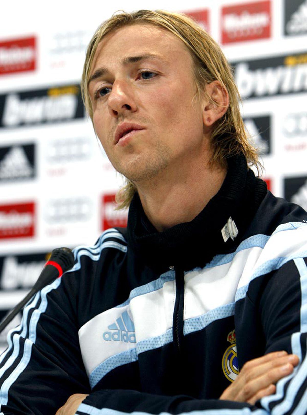 Guti, en la rueda de prensa | Deportes | EL PAÍS