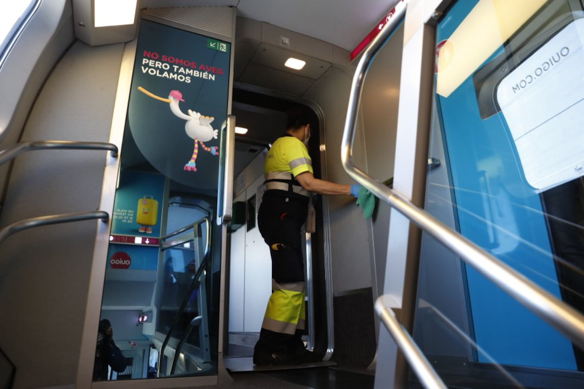 Así es Ouigo, el nuevo tren de alta velocidad a bajo coste | Fotos ...