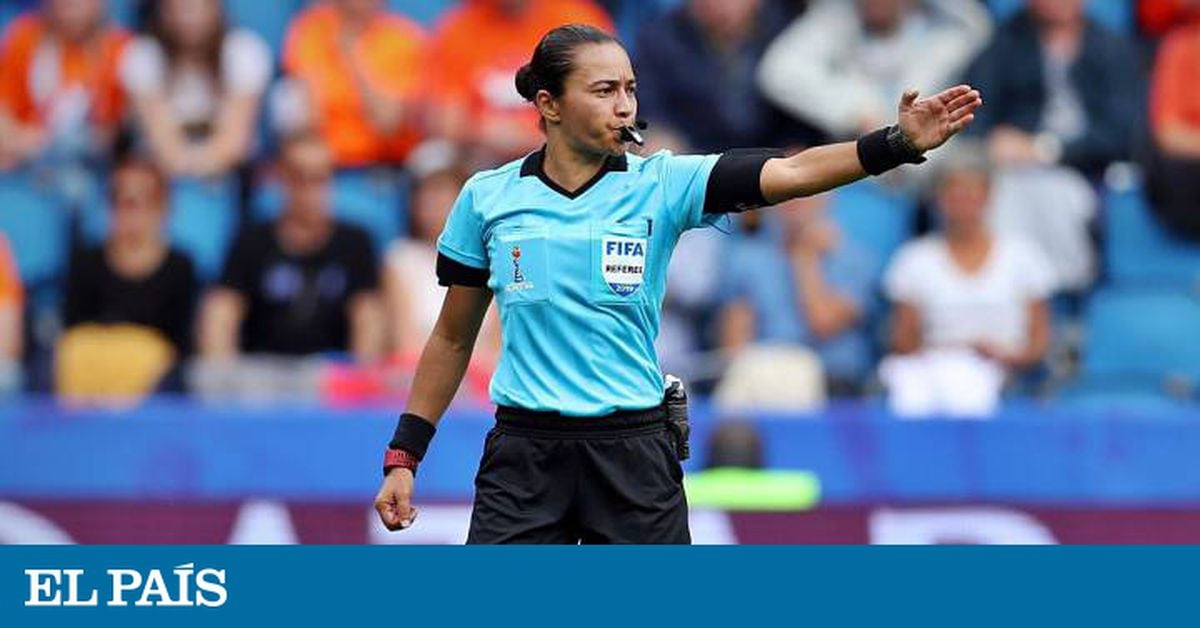 Brasil vuelve a tener una árbitra en primera división de fútbol tras 14 ...