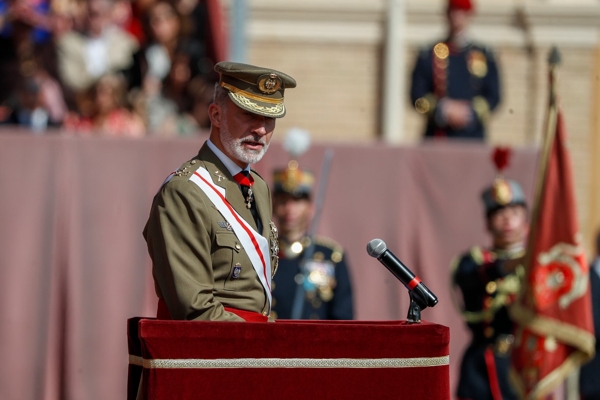 La jura de bandera de la princesa Leonor en Zaragoza, en imágenes ...
