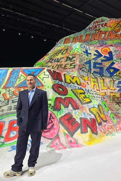 Marc Jacobs, la ‘groupie’ de la moda, se atreve con el abrigo-meme de ...