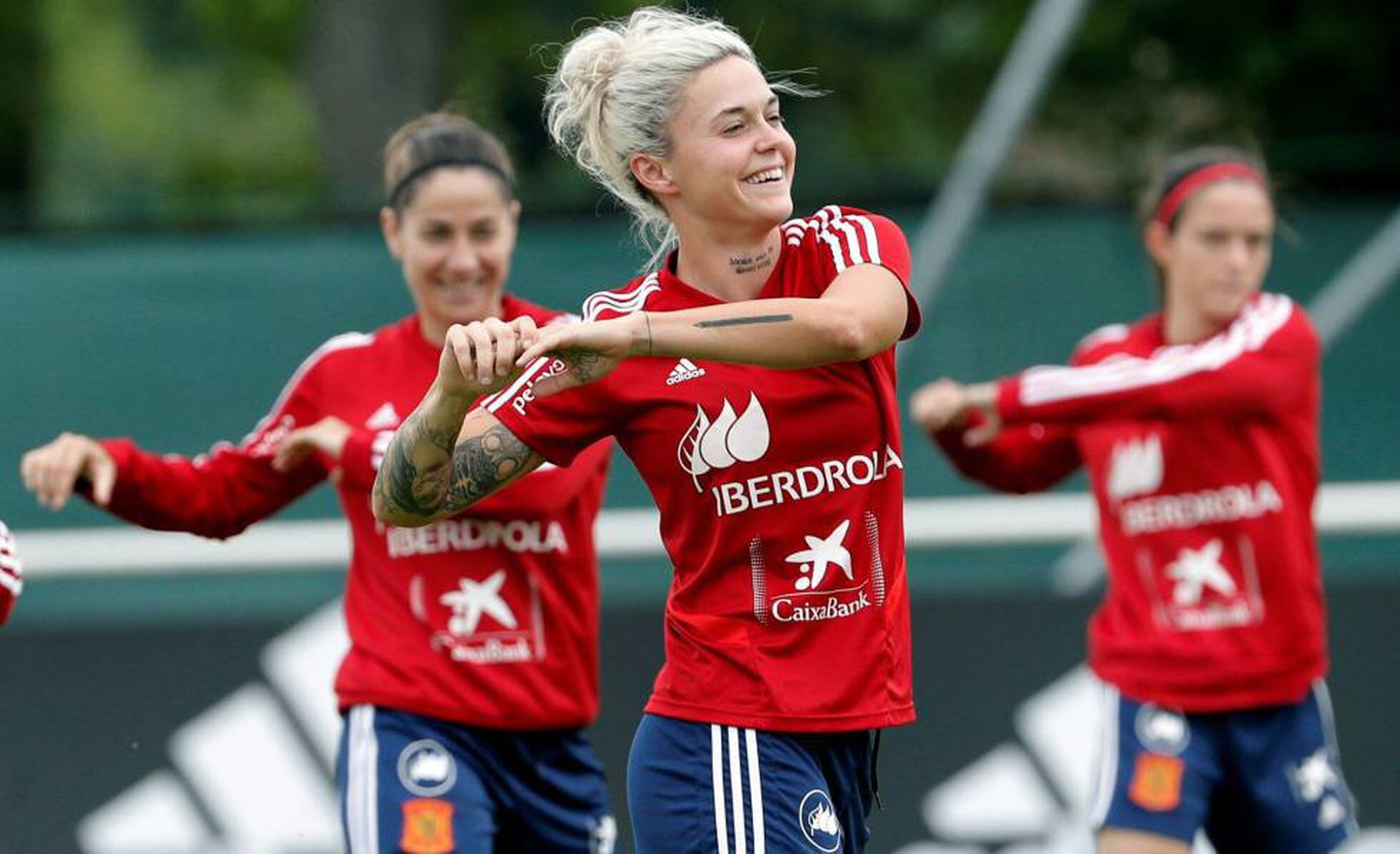 Mapi León, la central que vigila hasta lo que pasa en la grada ...