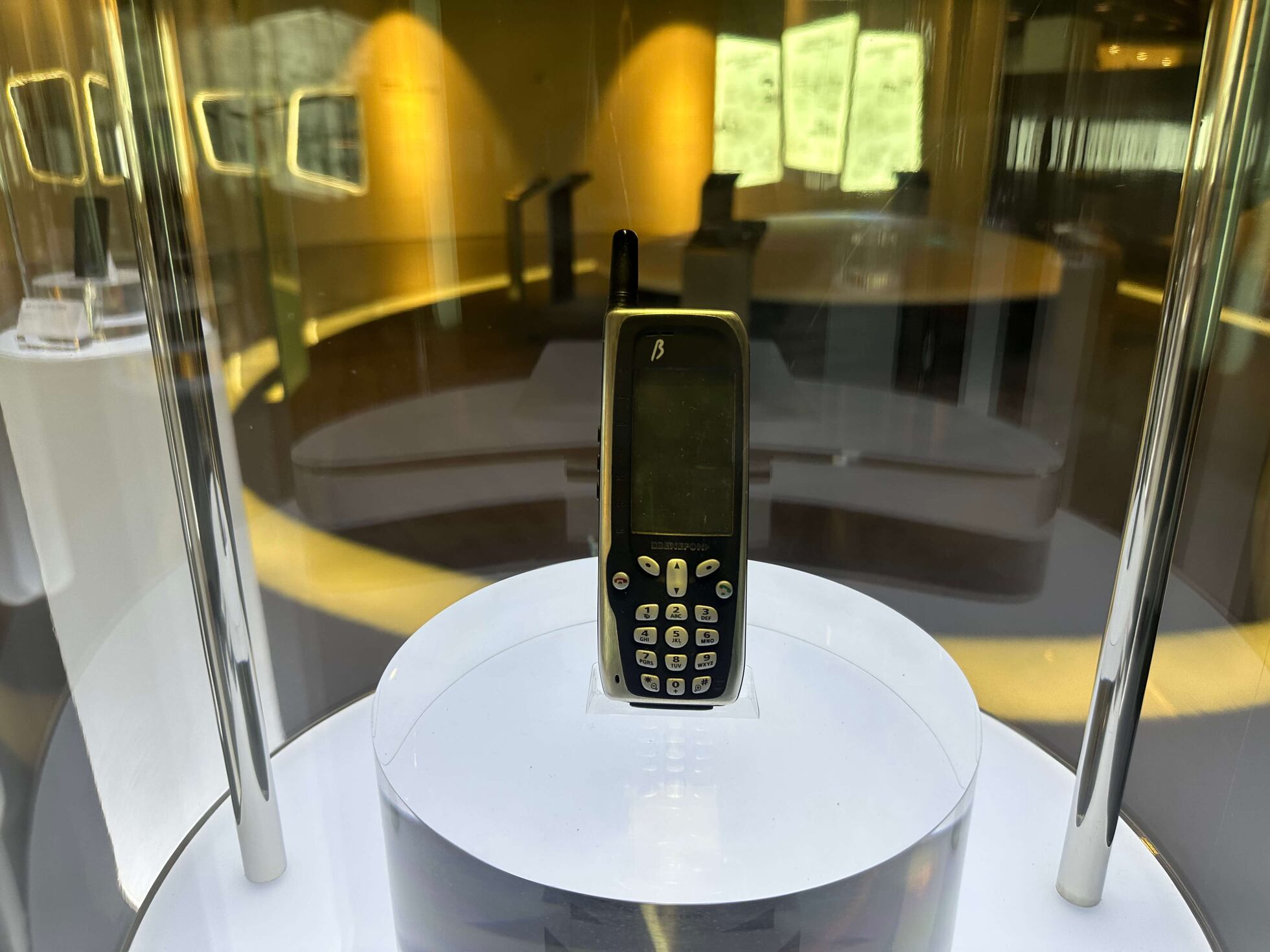 El móvil de ‘Matrix’ y otras reliquias que Samsung esconde en su Museo ...