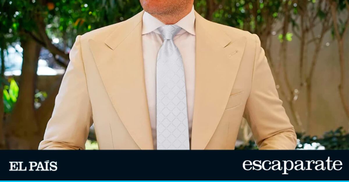 El set de corbata y pañuelo para lucir con cualquier traje está en Amazon y se vende en más de ...