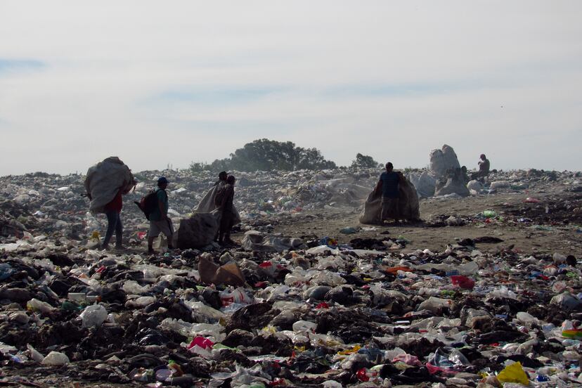 Los recicladores de Luján, el basural a cielo abierto más grande de ...