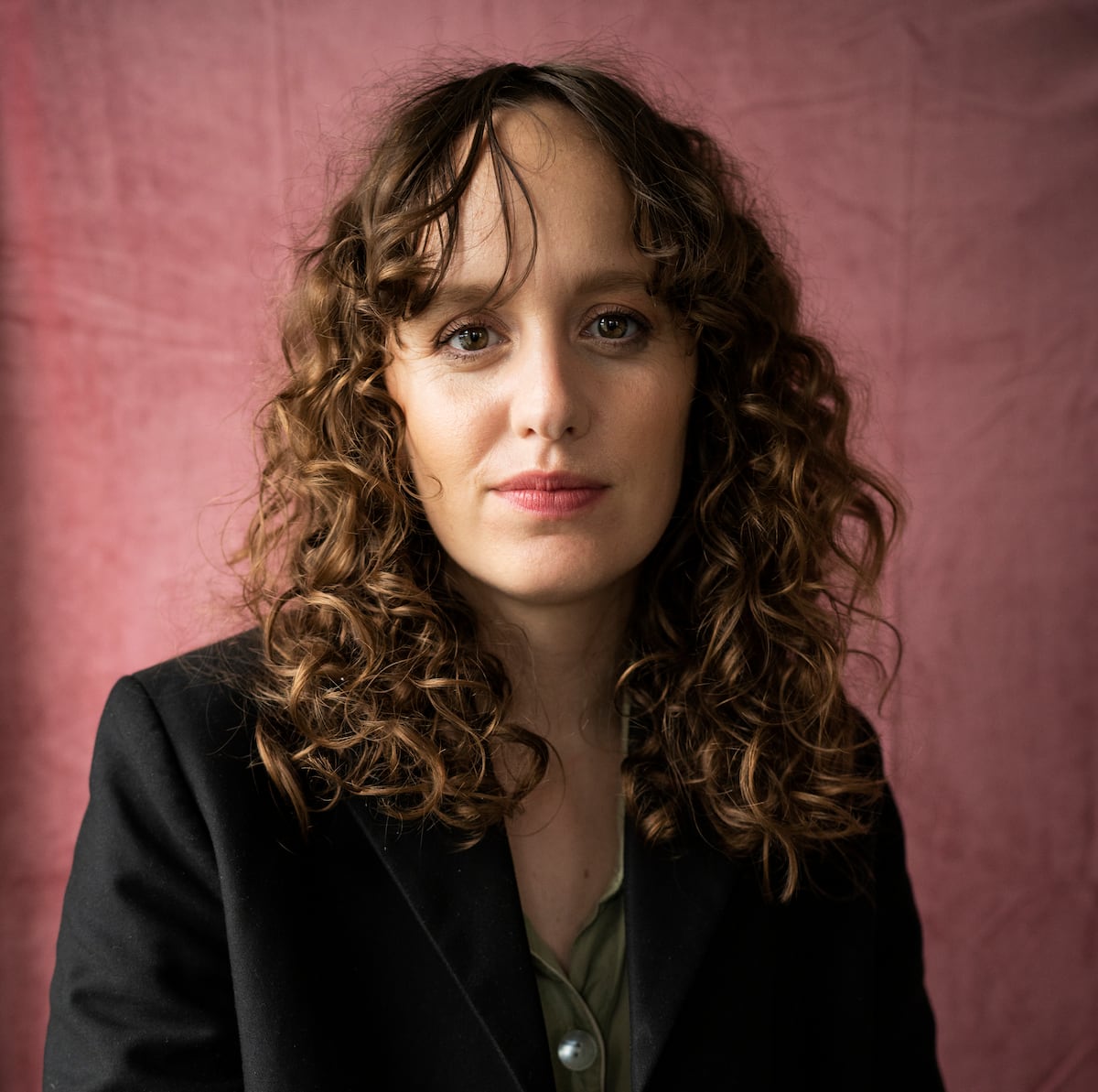 Olga Ravn: ‘Los empleados’, todos somos pasajeros de la nave seis mil ...