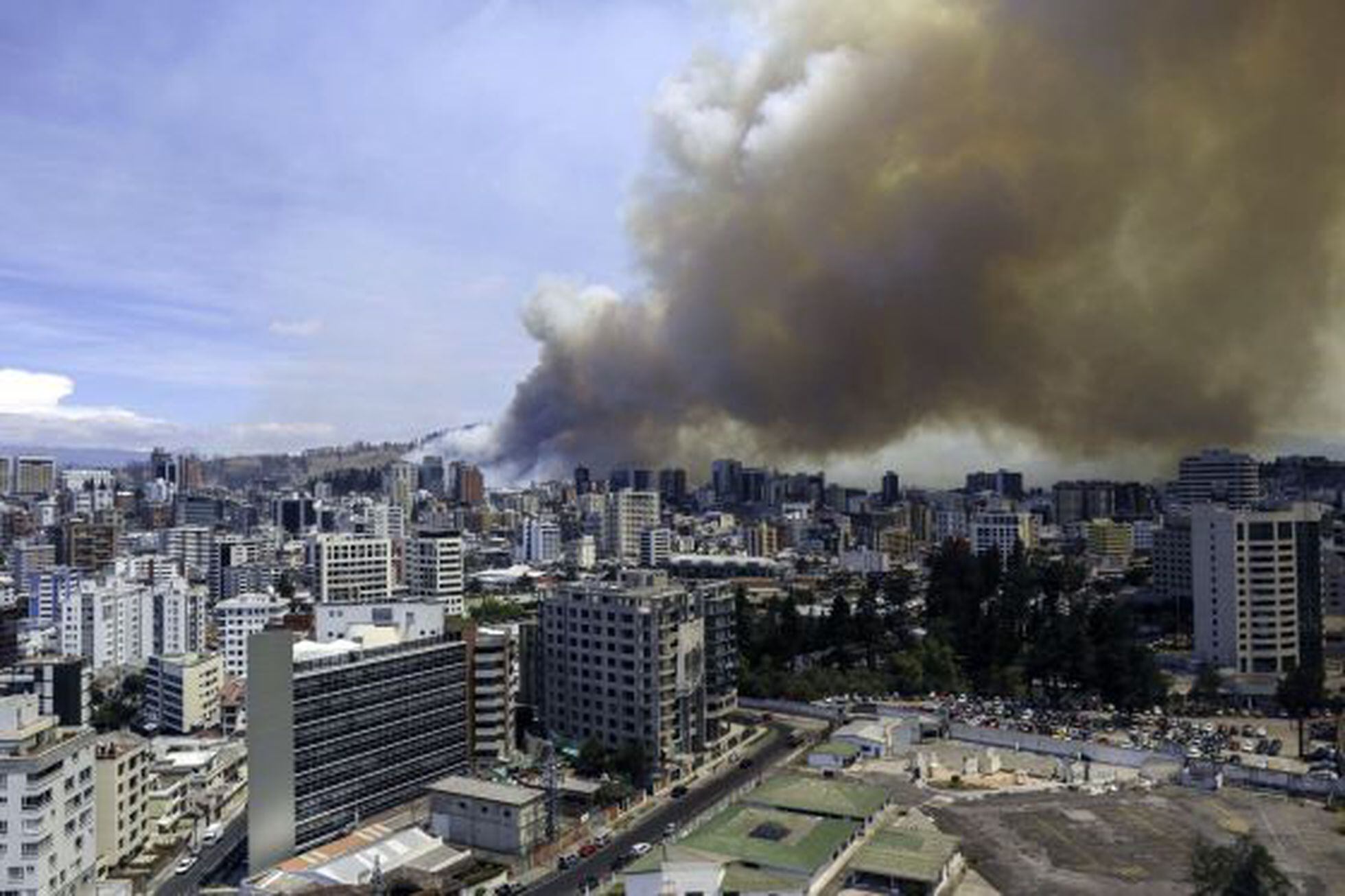 Ecuador: Los incendios forestales ponen en alerta a Quito ...
