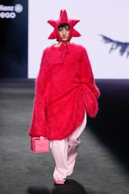 Reparto Studio: ecos punk y extravagancia medida | Fotos | Pasarelas de Moda | S Moda | EL PAÍS