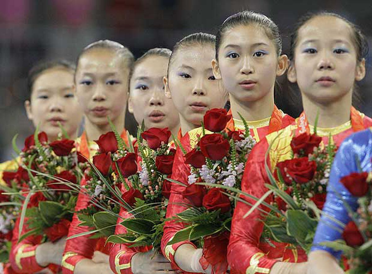 Las gimnastas chinas, Cheng Fei, Yang Yiling, Li Shanshan, He Kexin ...