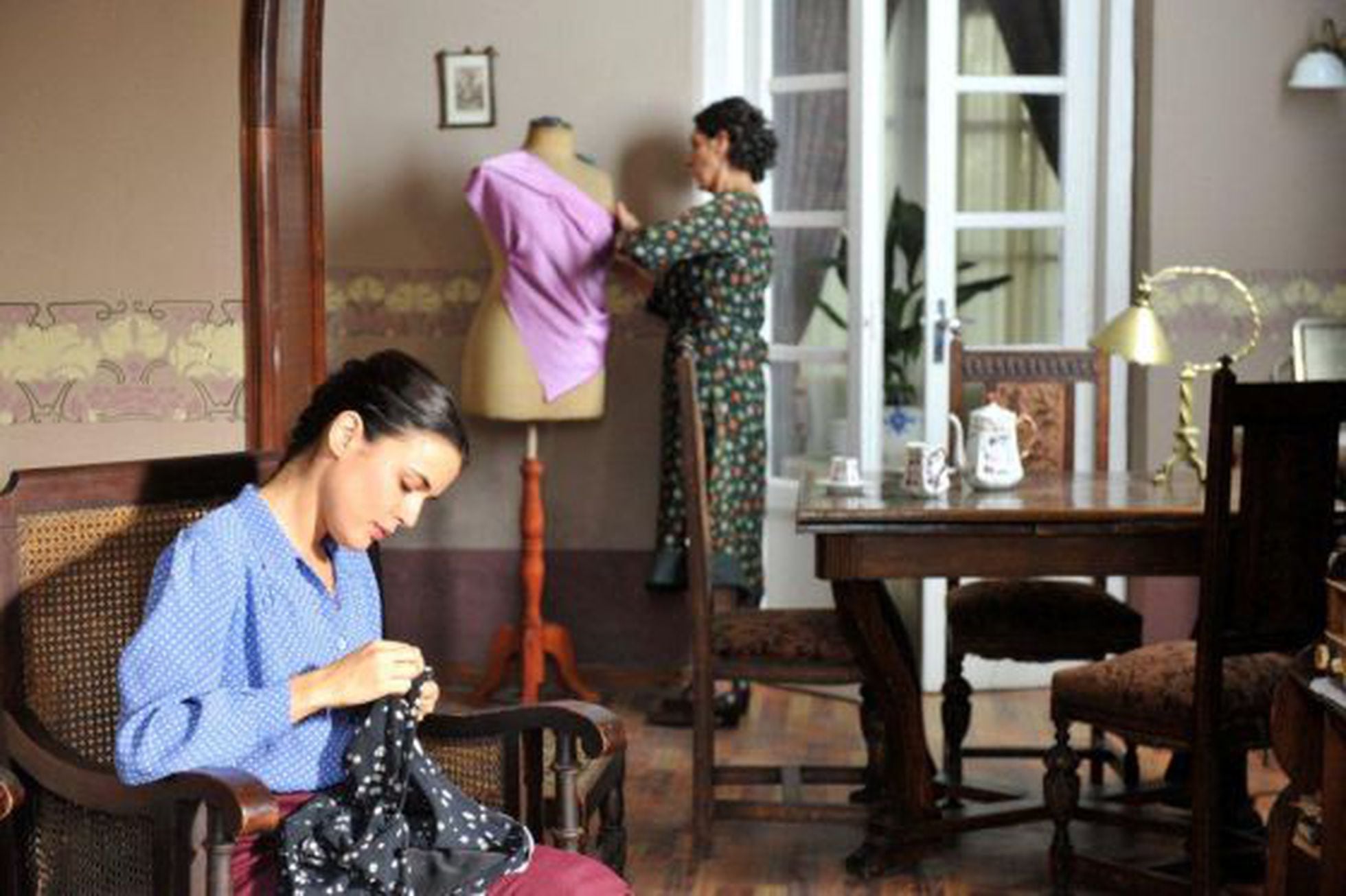 Segunda entrega de la serie ‘El tiempo entre costuras’ | Televisión ...