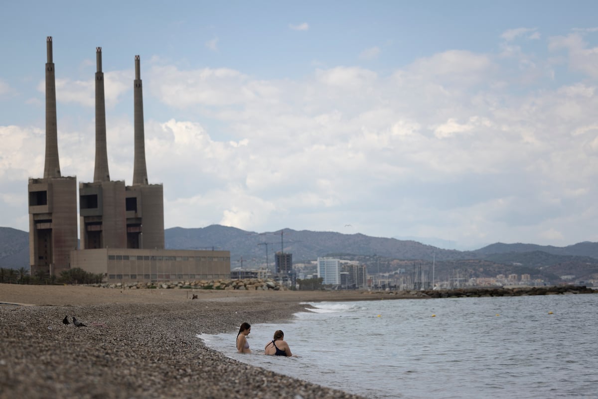 Aparece un hombre ahogado en la playa del Fòrum de Barcelona | Noticias ...