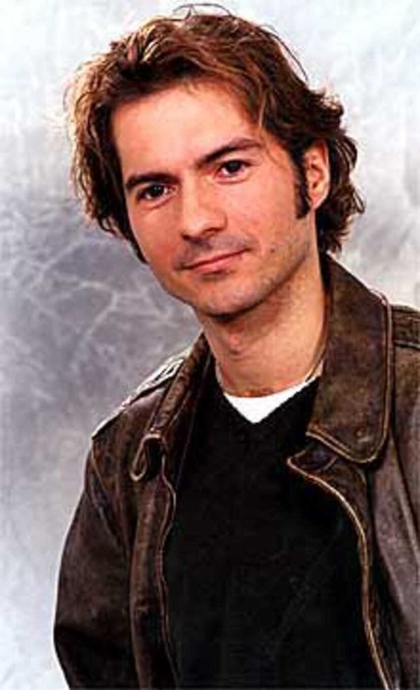 El actor Javier Albalá, grave al clavarse una navaja en un rodaje ...