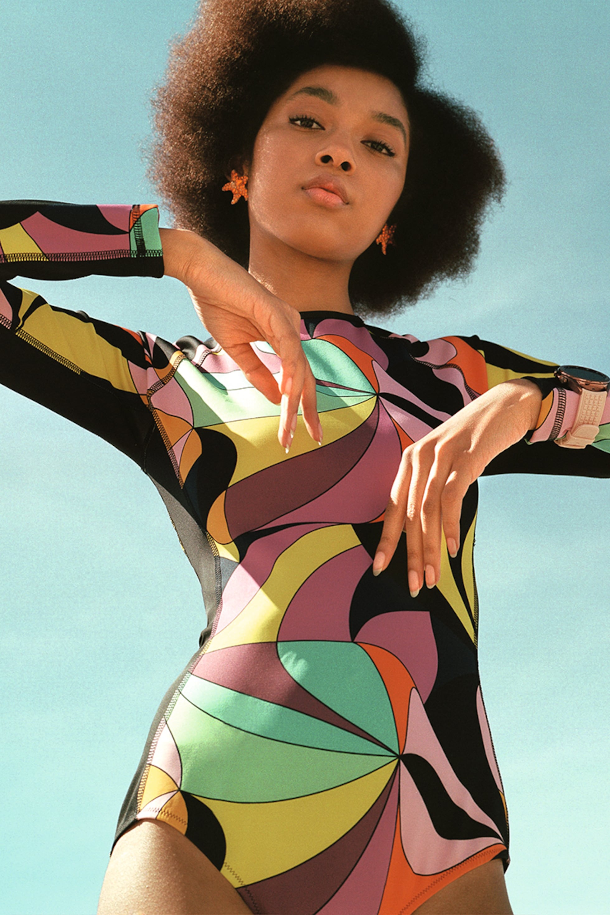 16 prendas coloridas y alegres para disfrutar de los días de sol ...