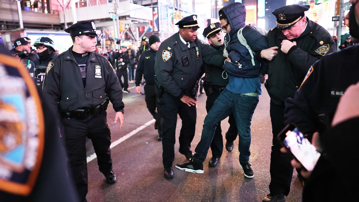 El vídeo de la paliza mortal a Tyre Nichols coloca a EE UU ante el espejo de la brutalidad ...