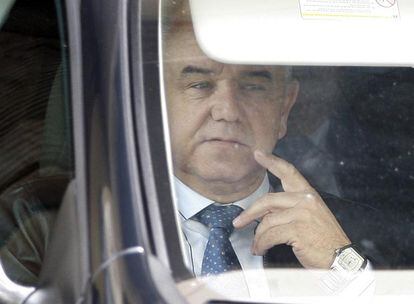 El general Luis Alejandre, a su salida de la Audiencia Nacional ...