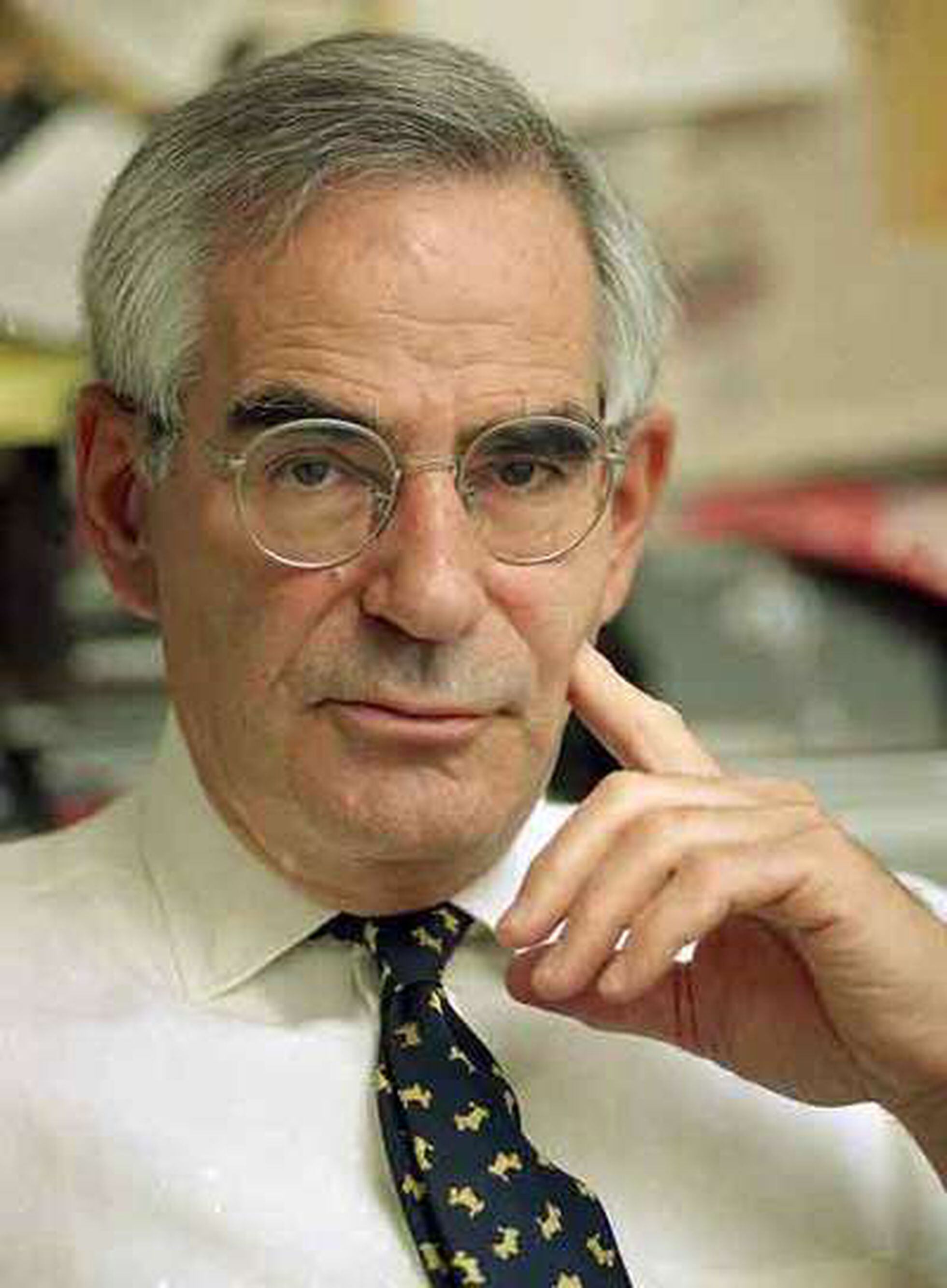 Muere el periodista David Halberstam, incómodo cronista de Vietnam ...