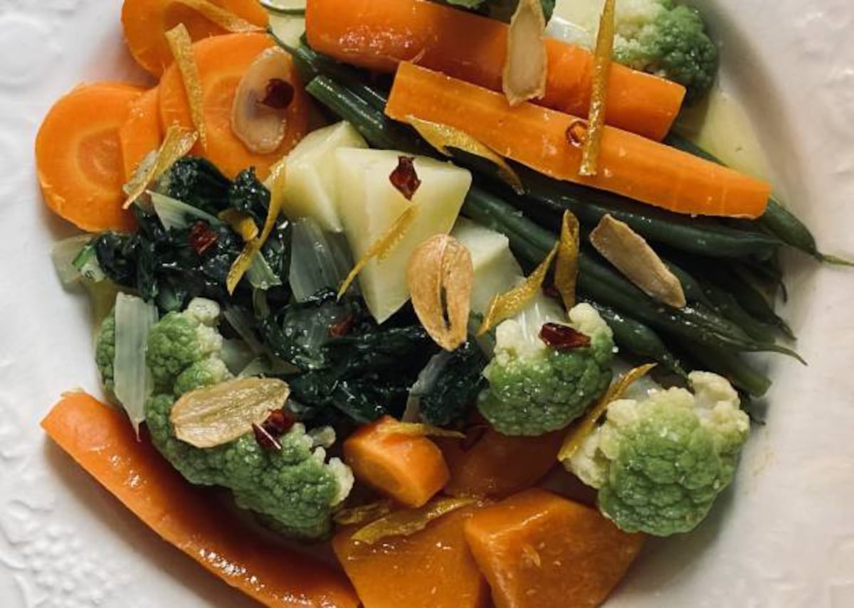 Cómo cocer verduras y tres salsas para acompañarlas | Recetas ...