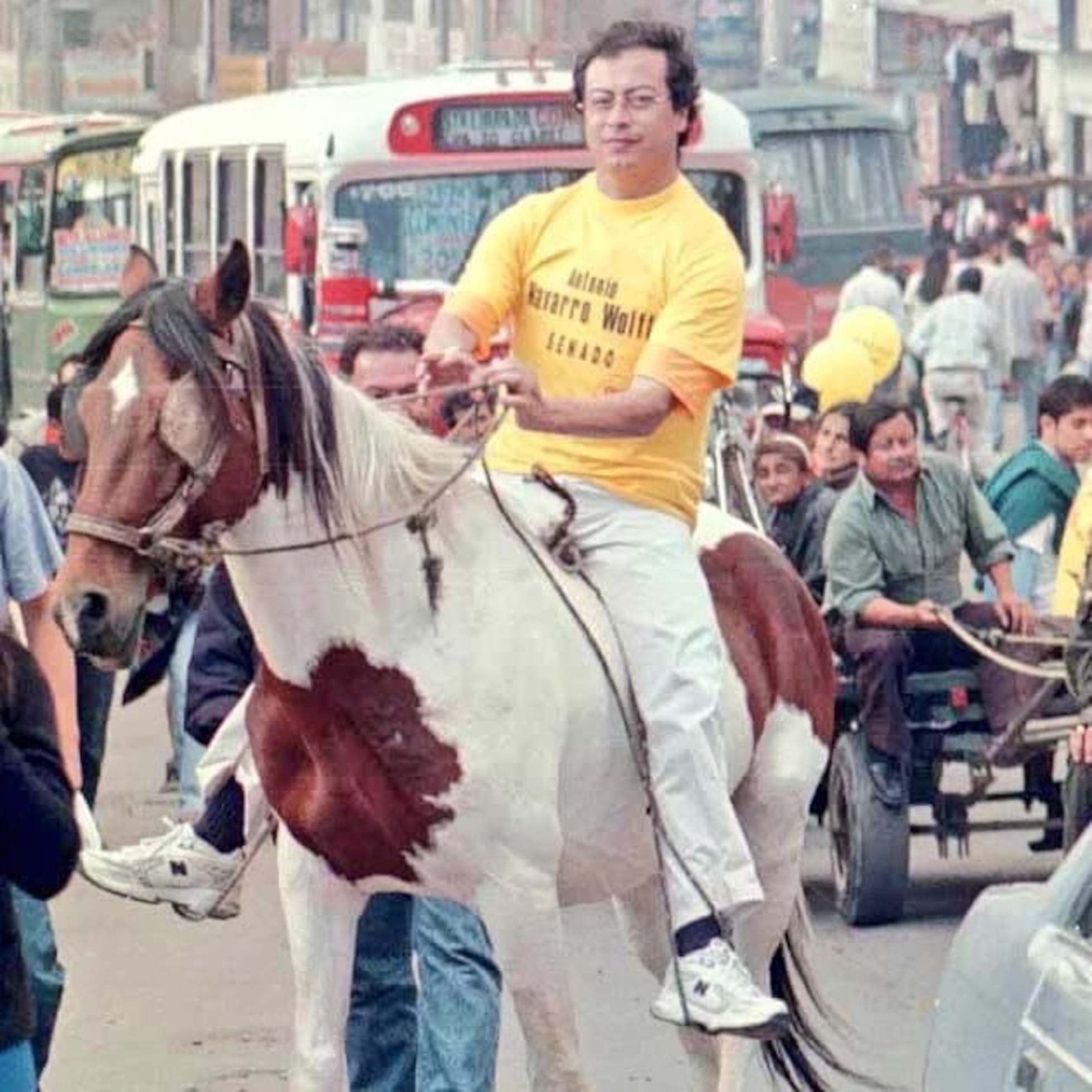 La vida y trayectoria de Gustavo Petro, en imágenes | Fotos ...