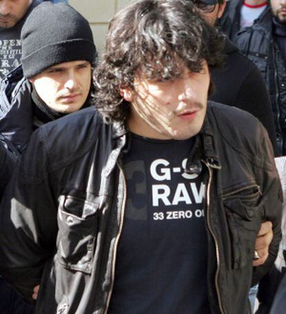 Un preso albanés se entrega tras tomar rehenes en prisión ...