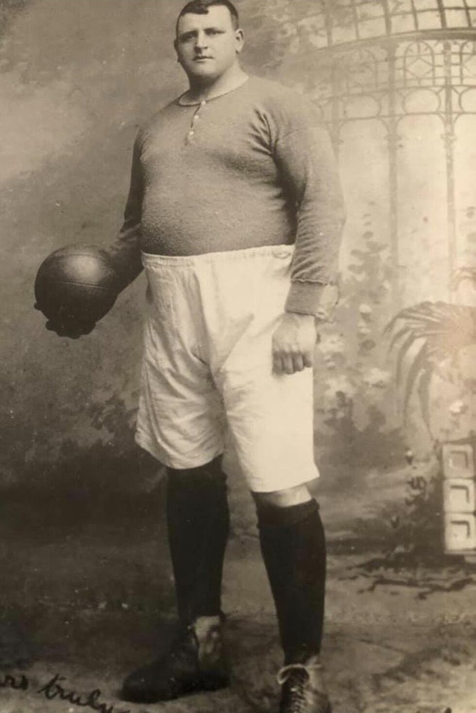 Chelsea FC Goalkeeper & Captain - 1905 : r/AbsoluteUnits
