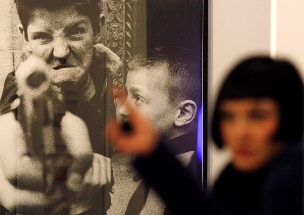 Muere William Klein, maestro de la fotografía urbana y gran retratista de Nueva York, a los 96 ...