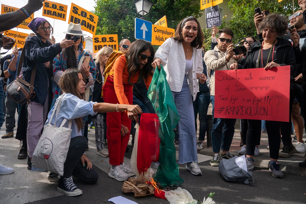 “hermanas Estamos Con Vosotras” Asociaciones De Mujeres Reclaman El
