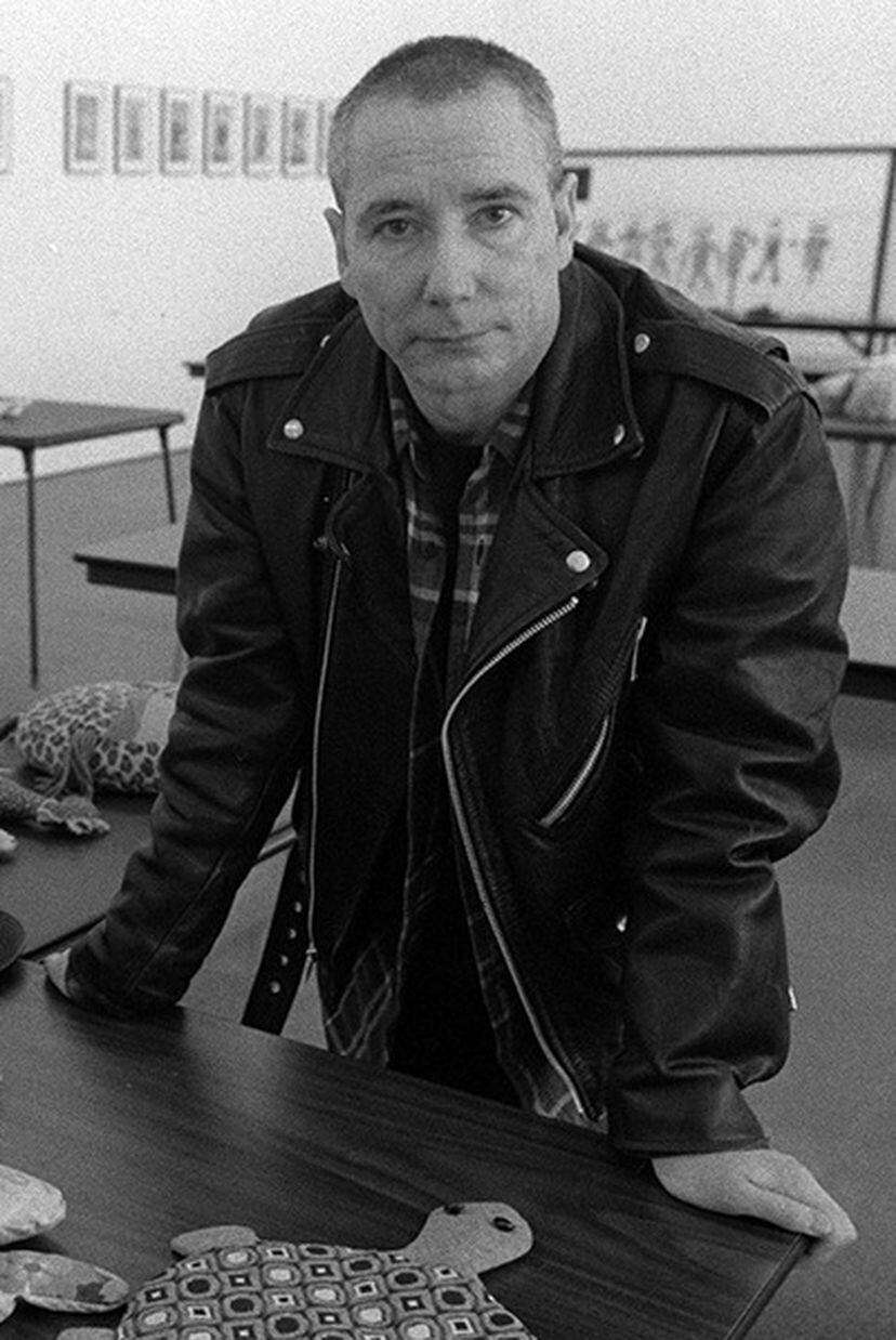 Mike Kelley, un artista provocador y a contracorriente | Necrologicas ...
