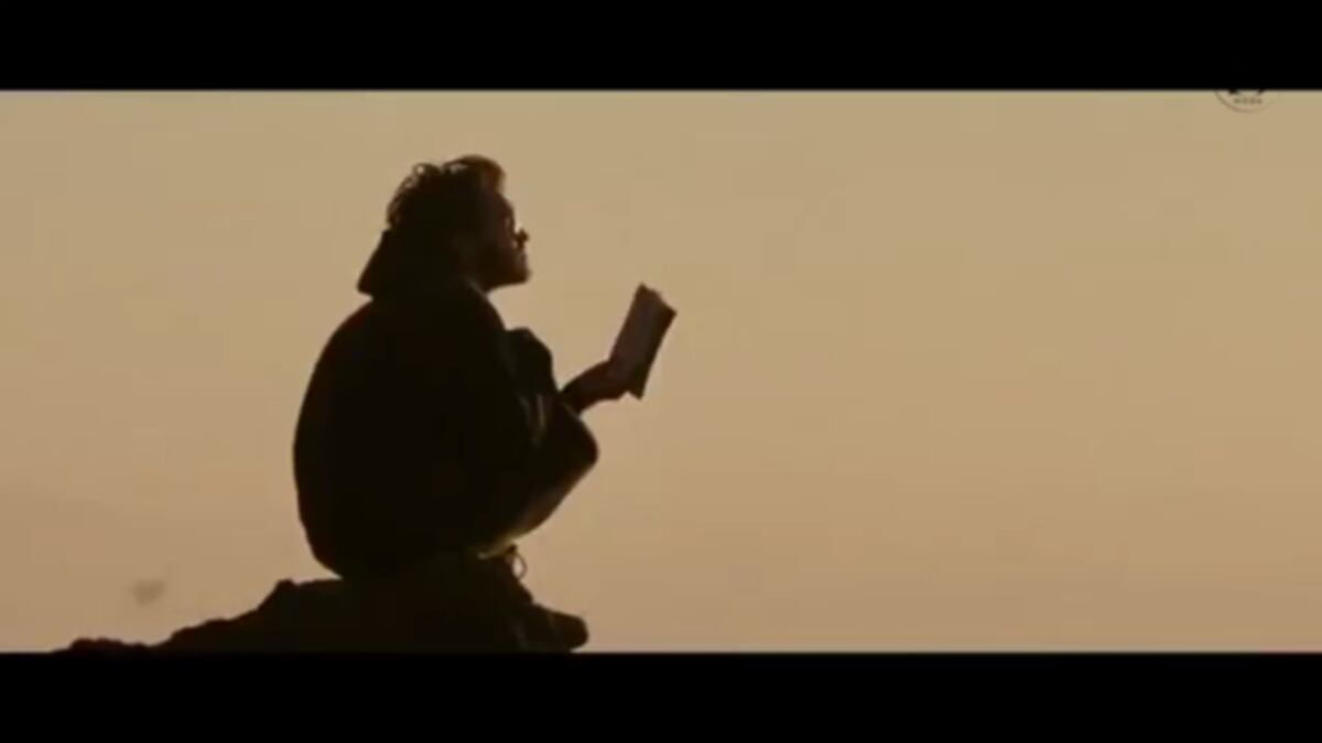 Otra mujer muere buscando el autobús de ‘Hacia rutas salvajes’, la obra ...