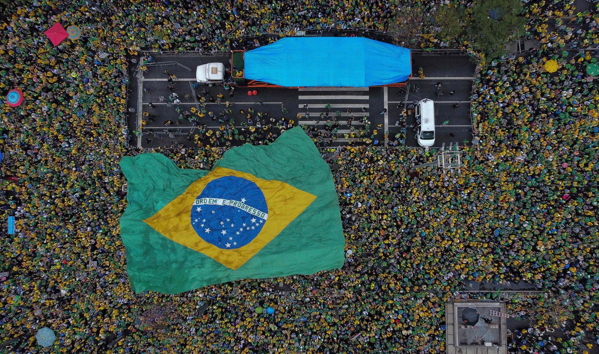 La disputa por la bandera de Brasil, un símbolo nacional acaparado por ...