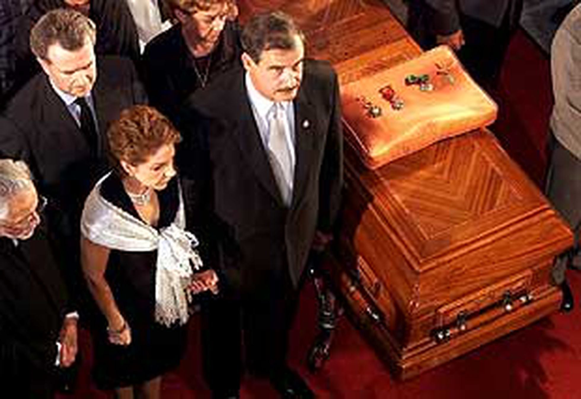 La sombra de la herencia empaña el velatorio de la diva María Félix ...