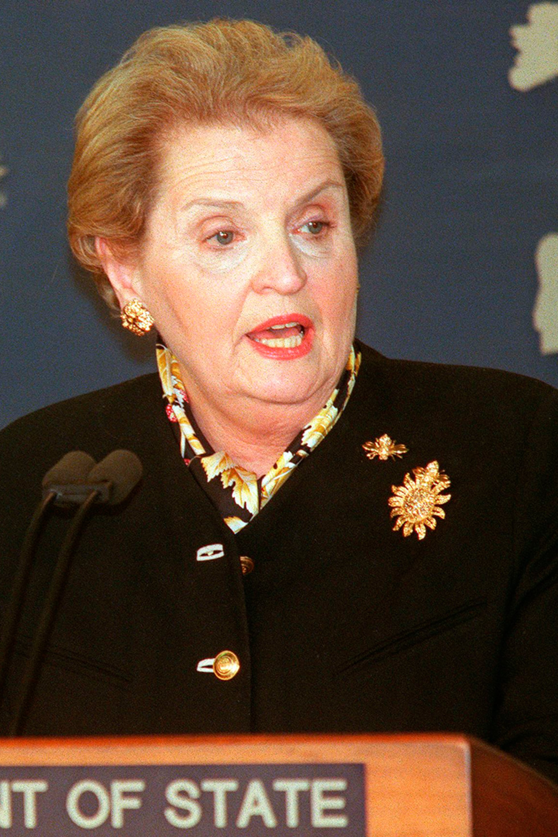 Cómo Madeleine Albright convirtió sus broches en una poderosa ...