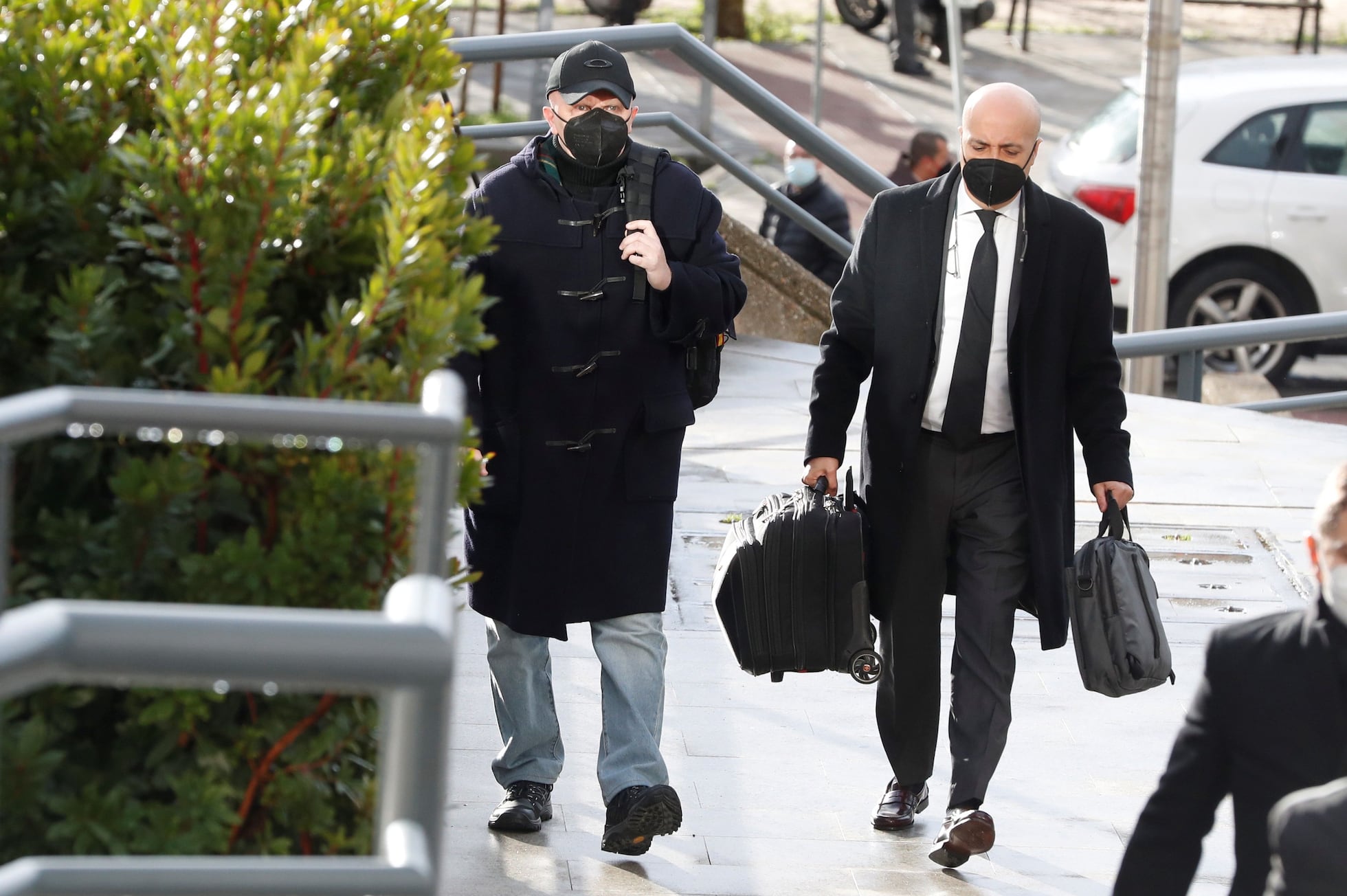 Paco Sanz: El hombre que estafó a miles de personas al simular tener 2. ...