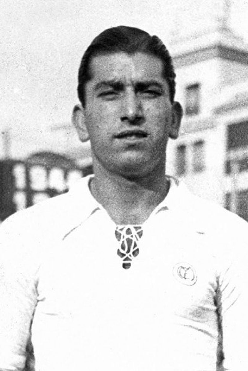 José Llopis Corona, defensa del Real Madrid en los años cuarenta ...
