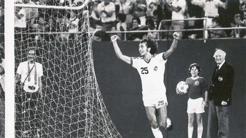 SS Cosmos en EL PAÍS