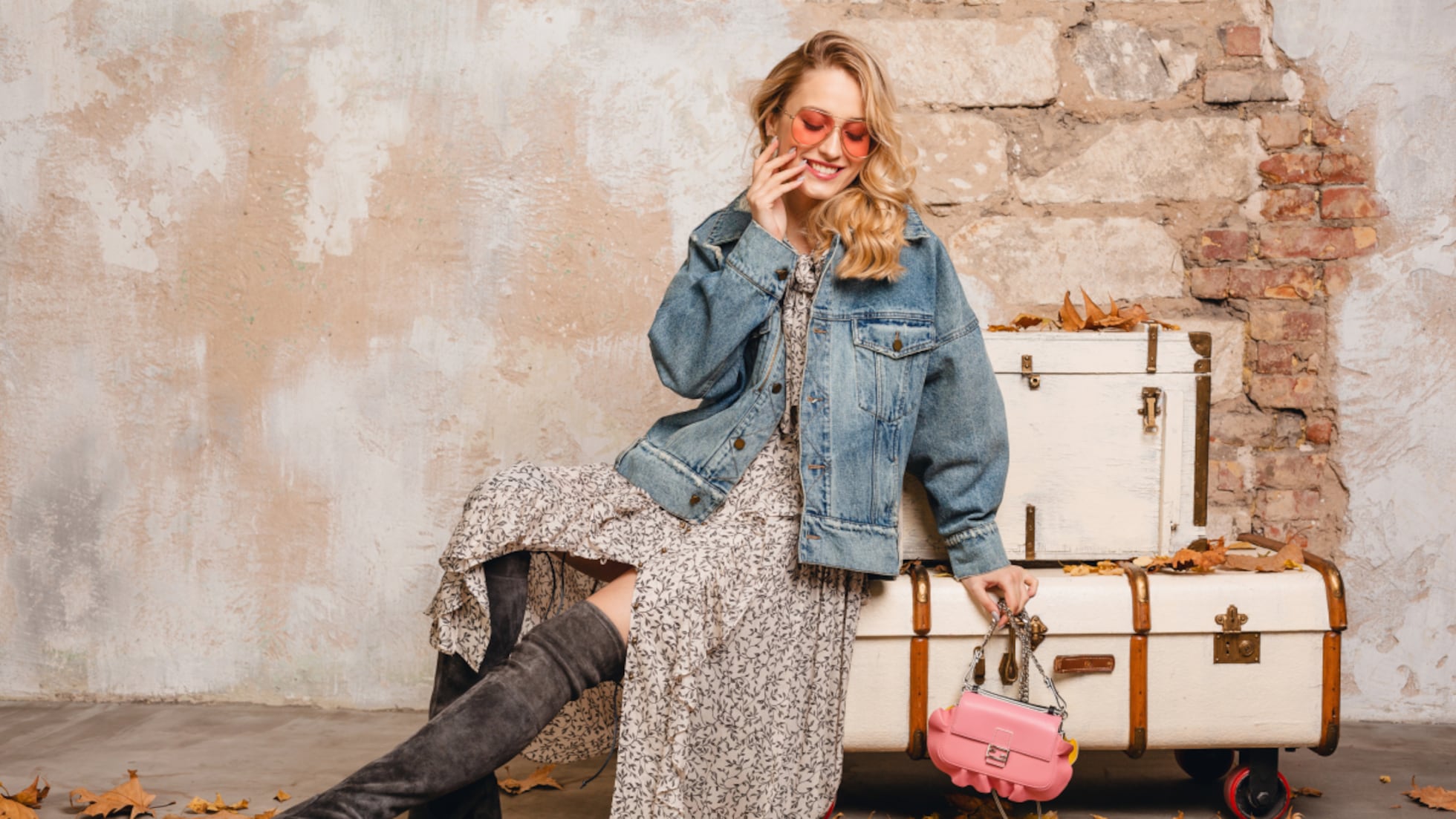 La cazadora vaquera de mujer, muy ponible y en diez colores vistosos ...