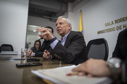 Regla fiscal: Un día en la vida del ministro Bonilla | EL PAÍS América ...
