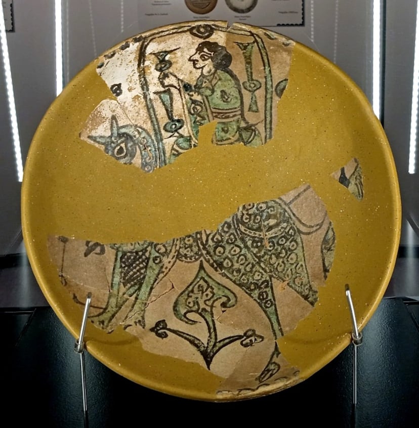 El ataifor de Guadalajara: El plato de cerámica que guardaba un mensaje ...